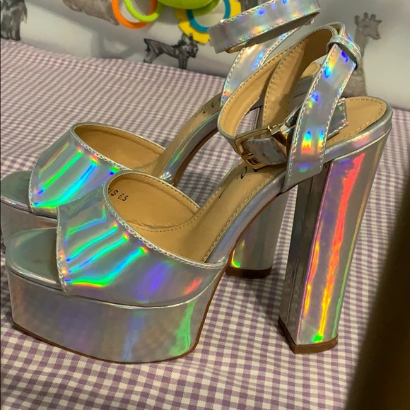 So Me | Shoes | Holographic Platform Heels | Poshmark